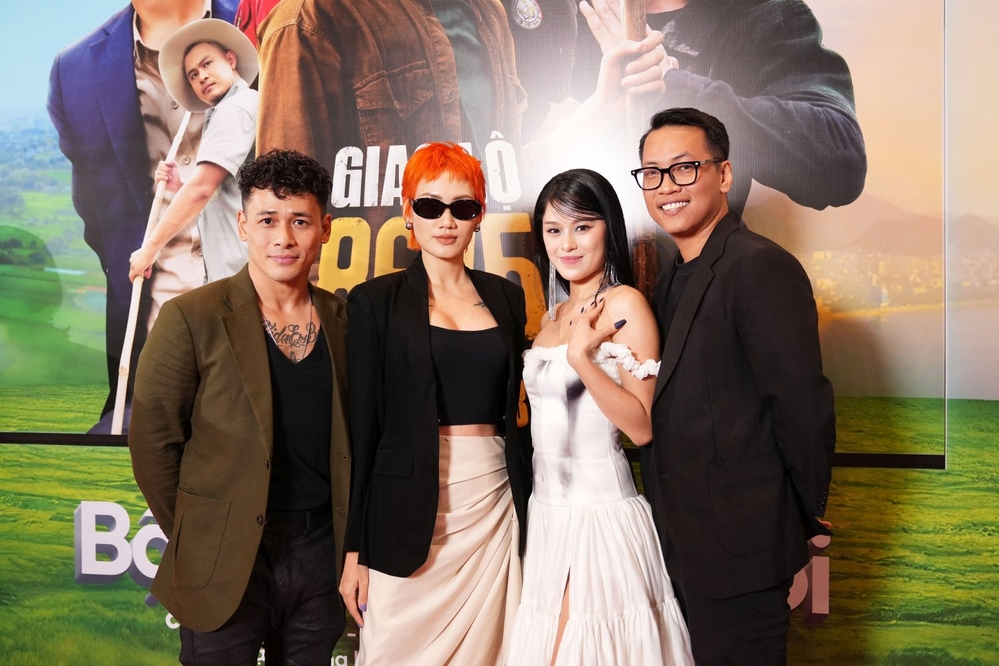 Thảm đỏ Giao Lộ 8675: Emma Le đẹp không tì vết, Isaac bùng nổ visual - Divine News